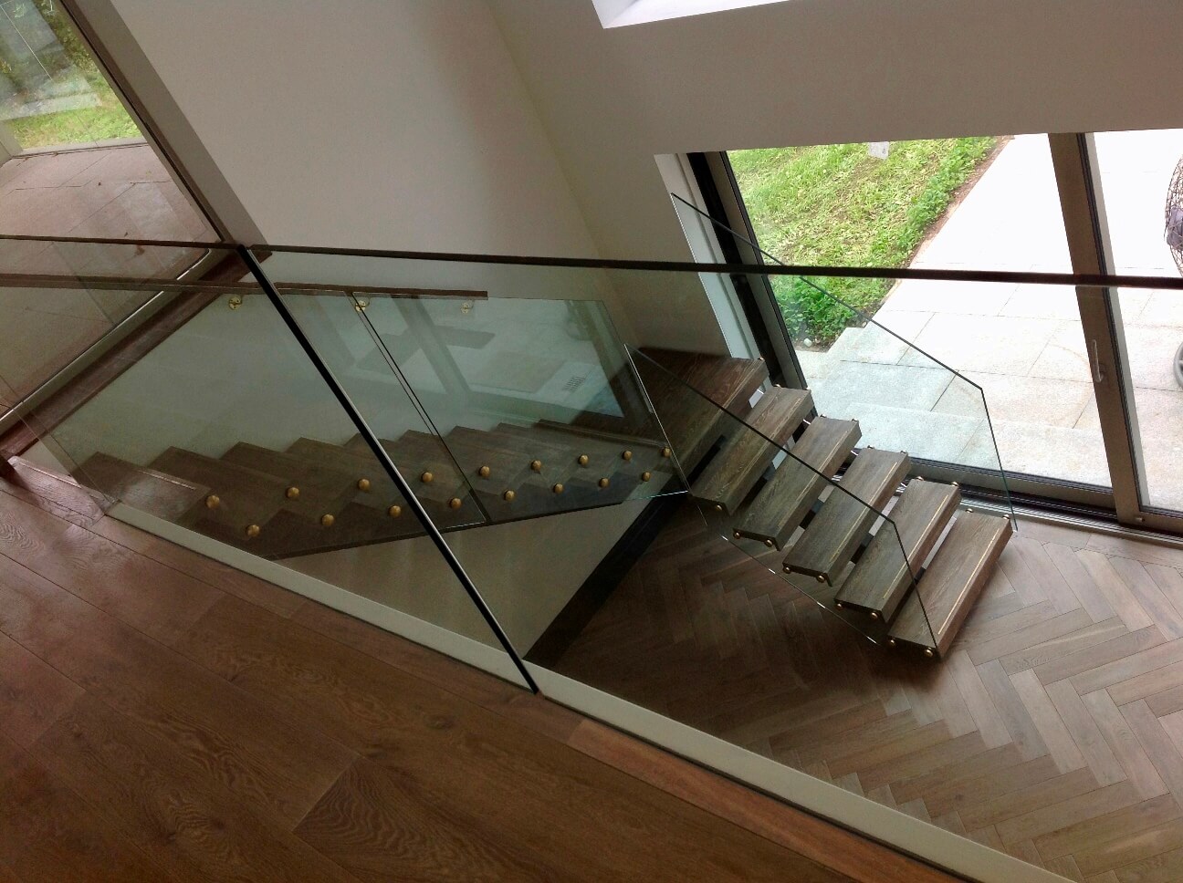 Spine Stairs with Glass Balustrade - Staircases - Design - Fitting ...