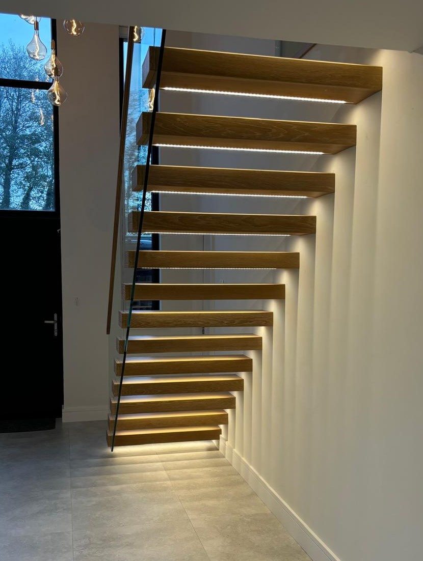 Floating staircase - floating stairs - cantilevered staircase ...
